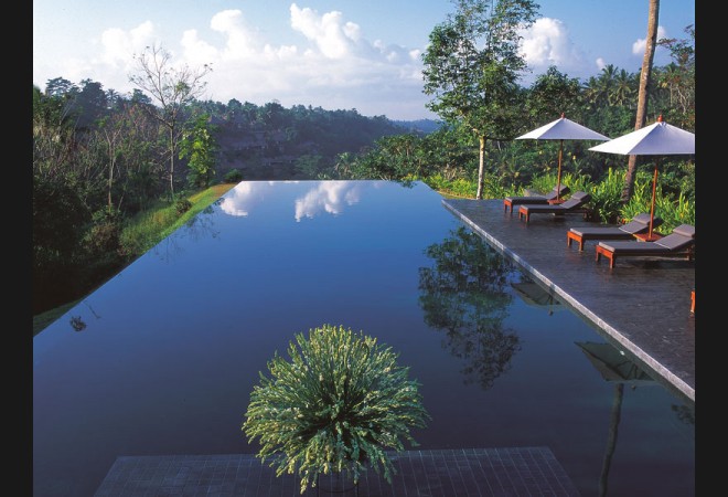 An Affinity for Infinity Pools | Diamond Spas