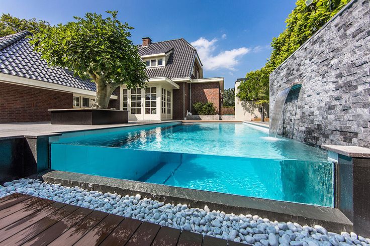 The Cool Factor of Glass Sided Pools | Diamond Spas